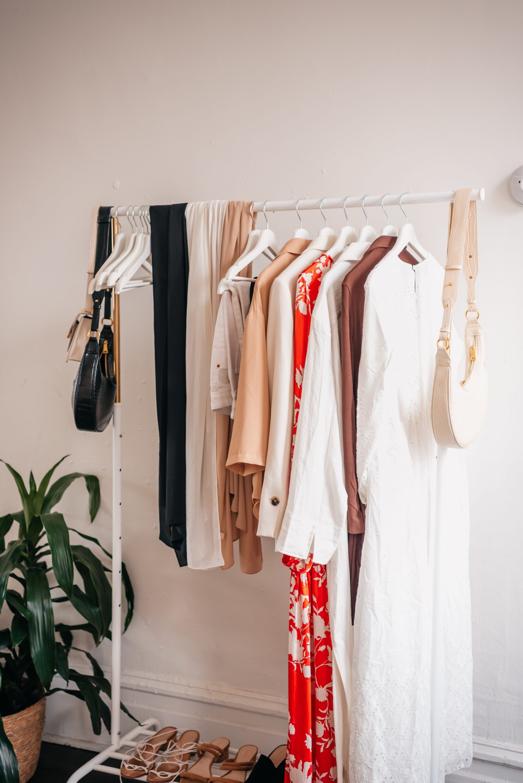 Creating A Stylish Spring Capsule Wardrobe - MyWardrobe